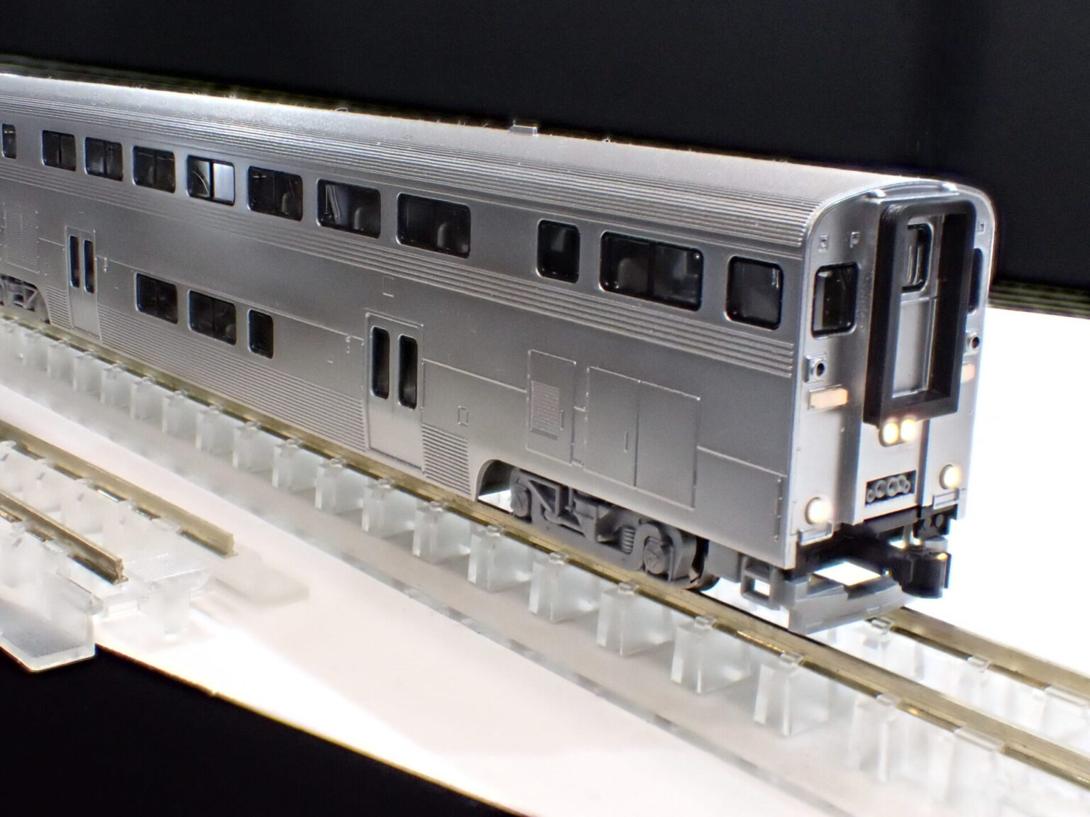 【KATO】SC-44 Charger, Amtrak® Pacific Surfliner® 2025年1月発売 | モケイテツ