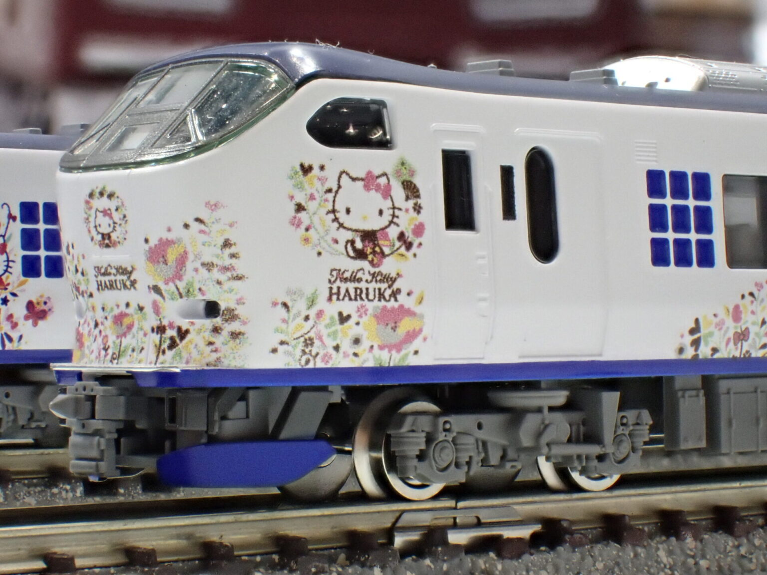 【TOMIX】281系（ハローキティ はるか･Ougi）2025年9月発売 | モケイテツ